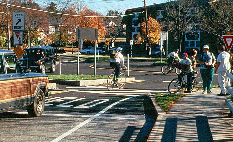 Urban roundabouts: A tool for placemaking | CNU